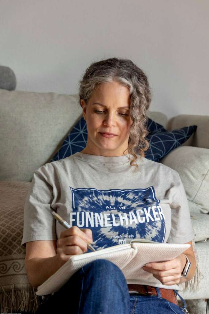 Meet Jacqueline Dunn – CanvasRebel Magazine