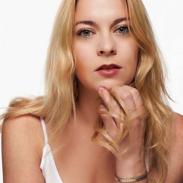 Meet Erin Anne MacDonald – CanvasRebel Magazine