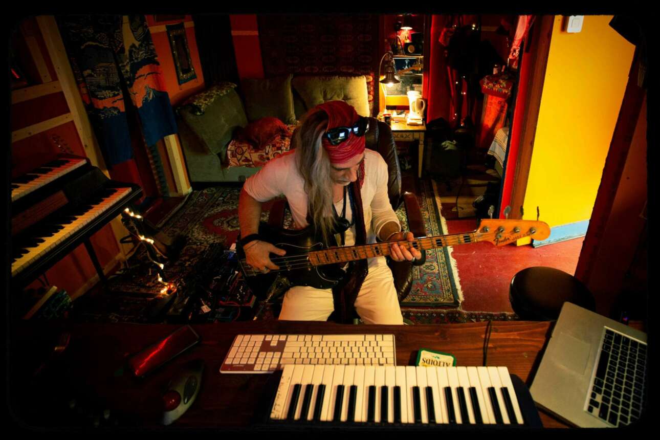 Meet Alex Elena – CanvasRebel Magazine