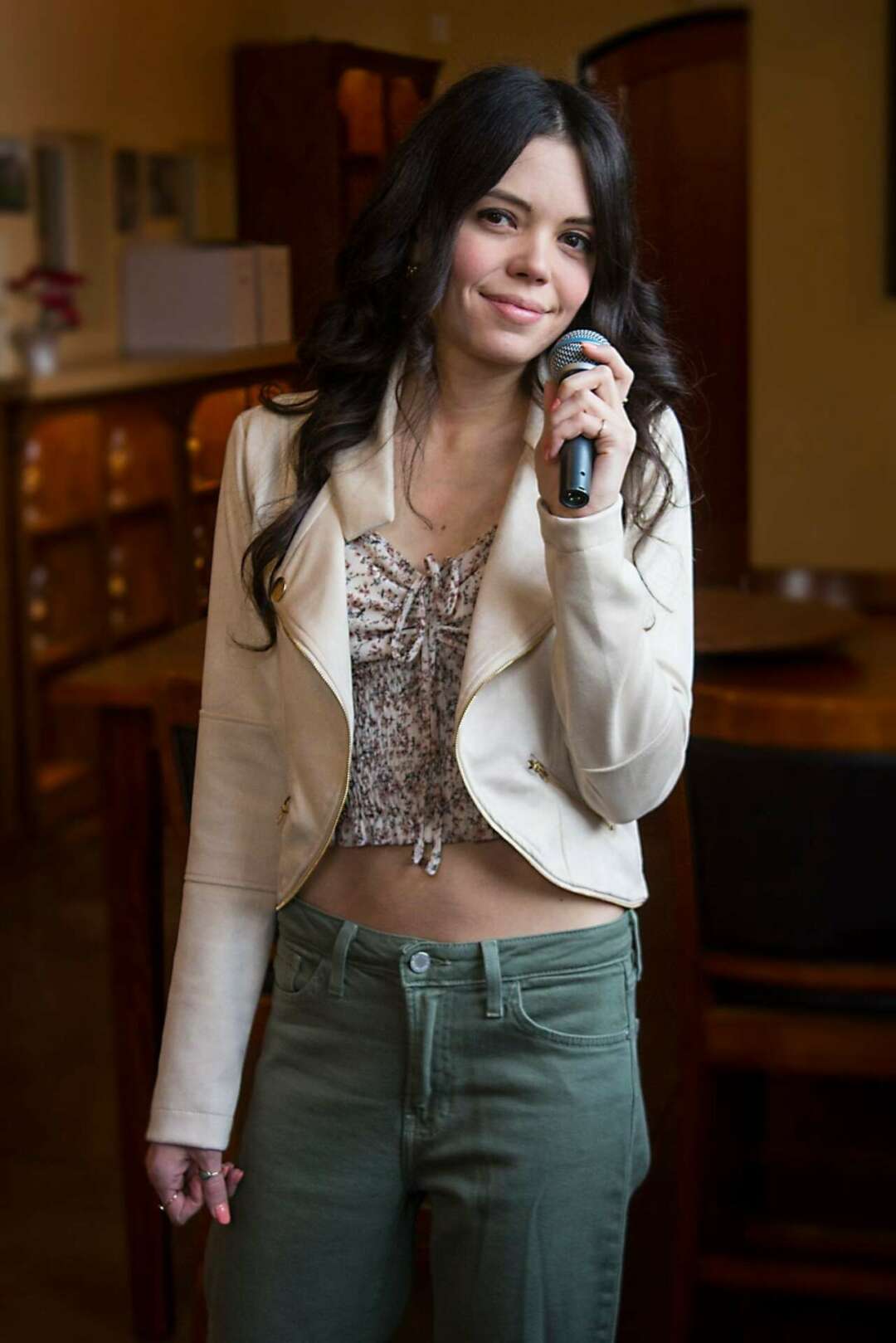 Meet Courtney Riddle – CanvasRebel Magazine