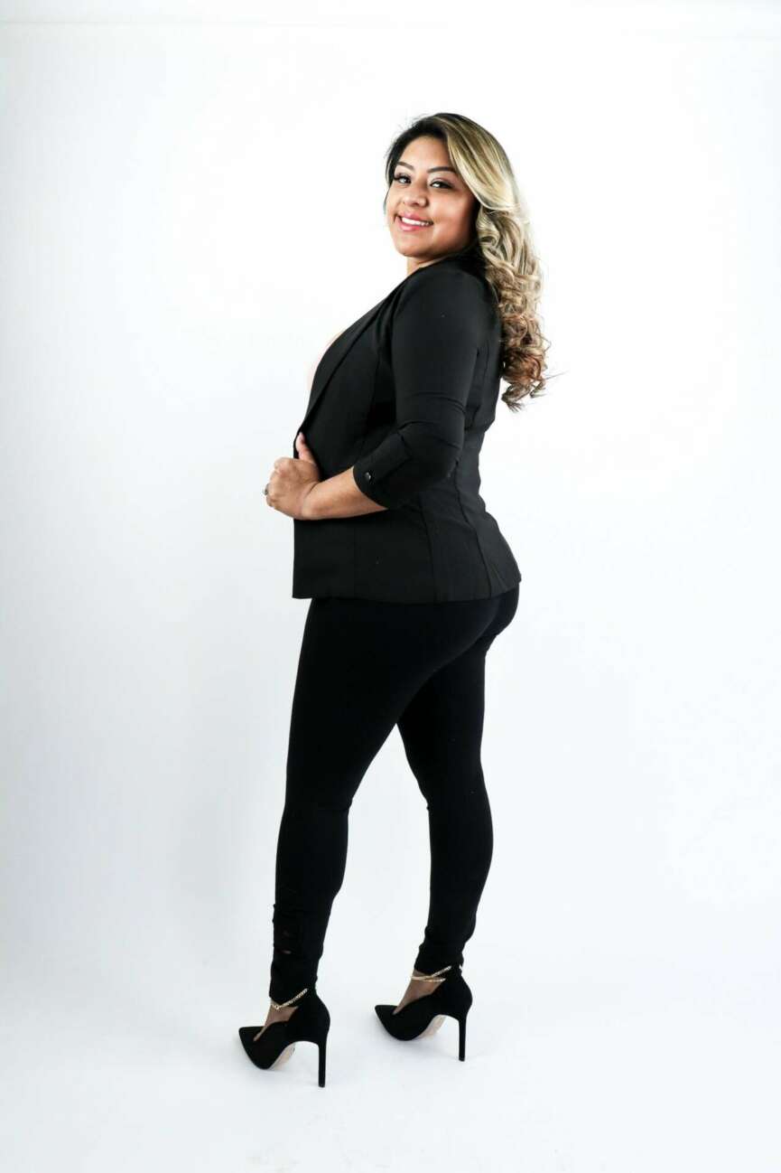 Meet Sheyla Chavez Mendoza – CanvasRebel Magazine