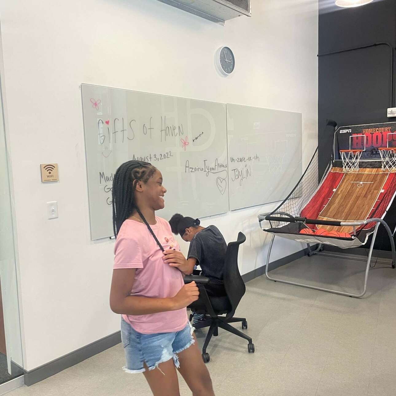 Meet Jaylin Leslie – CanvasRebel Magazine