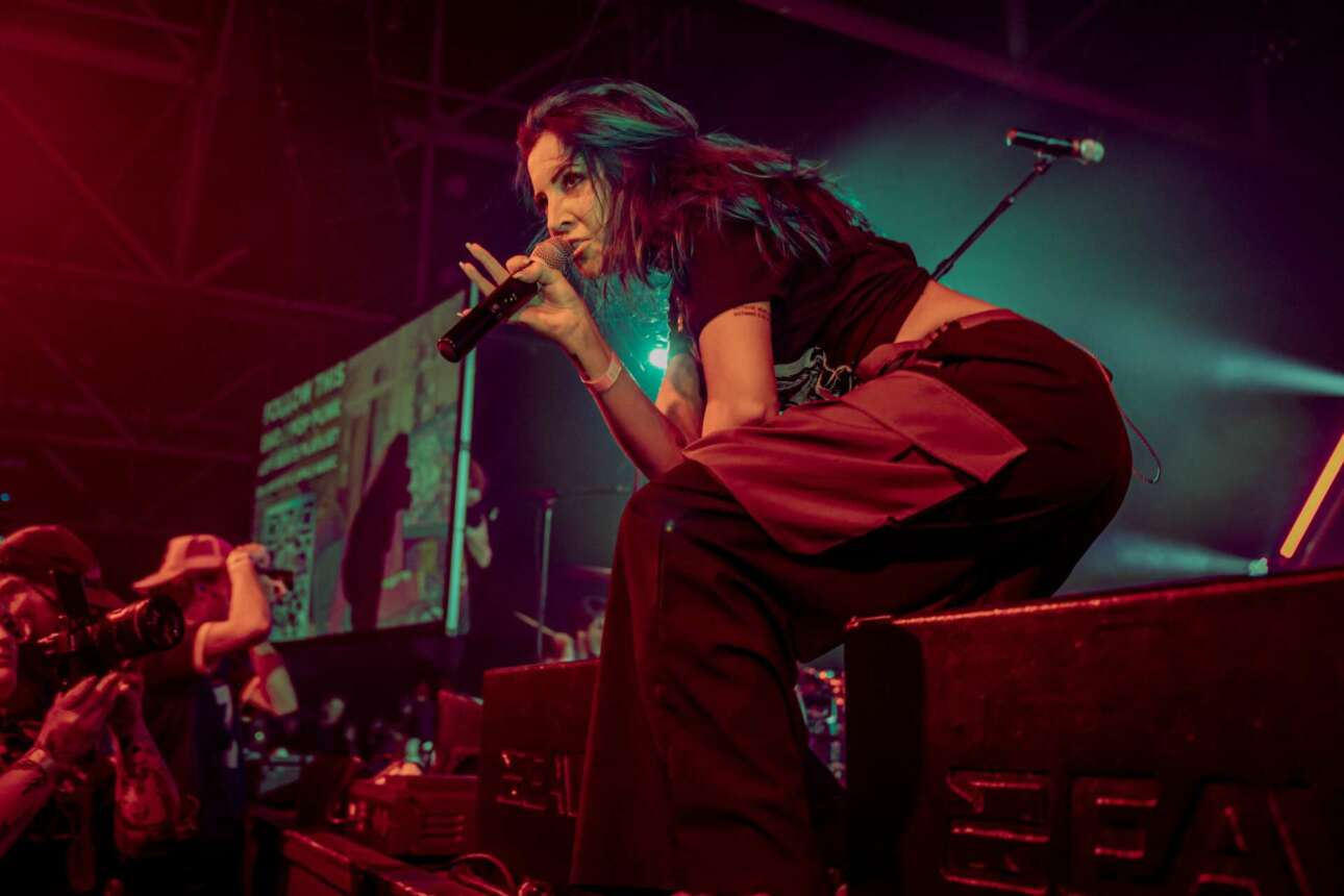 Meet Melanie Russell – CanvasRebel Magazine