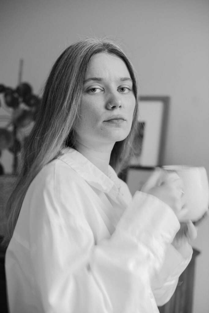 Meet Holly Lee – CanvasRebel Magazine