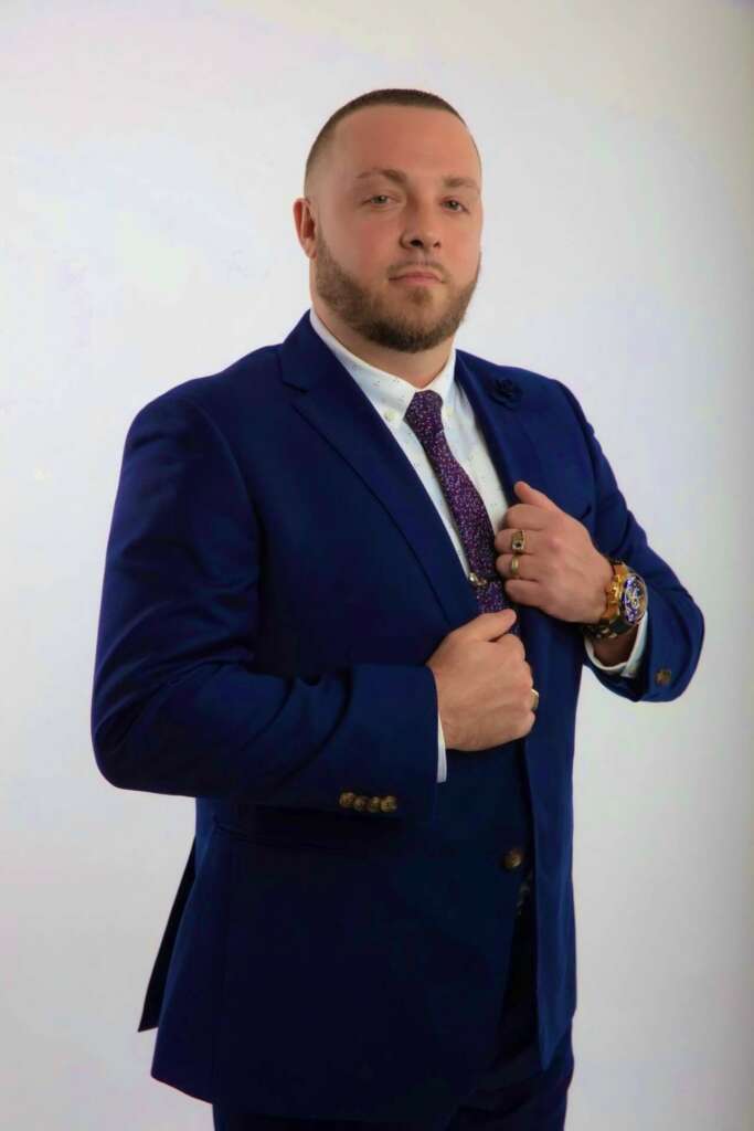 Meet Jevi Pesci – CanvasRebel Magazine