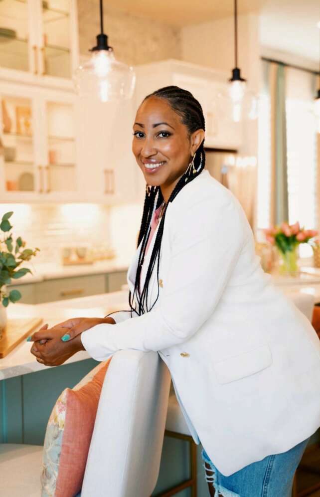 Meet Shara Shepherd – CanvasRebel Magazine