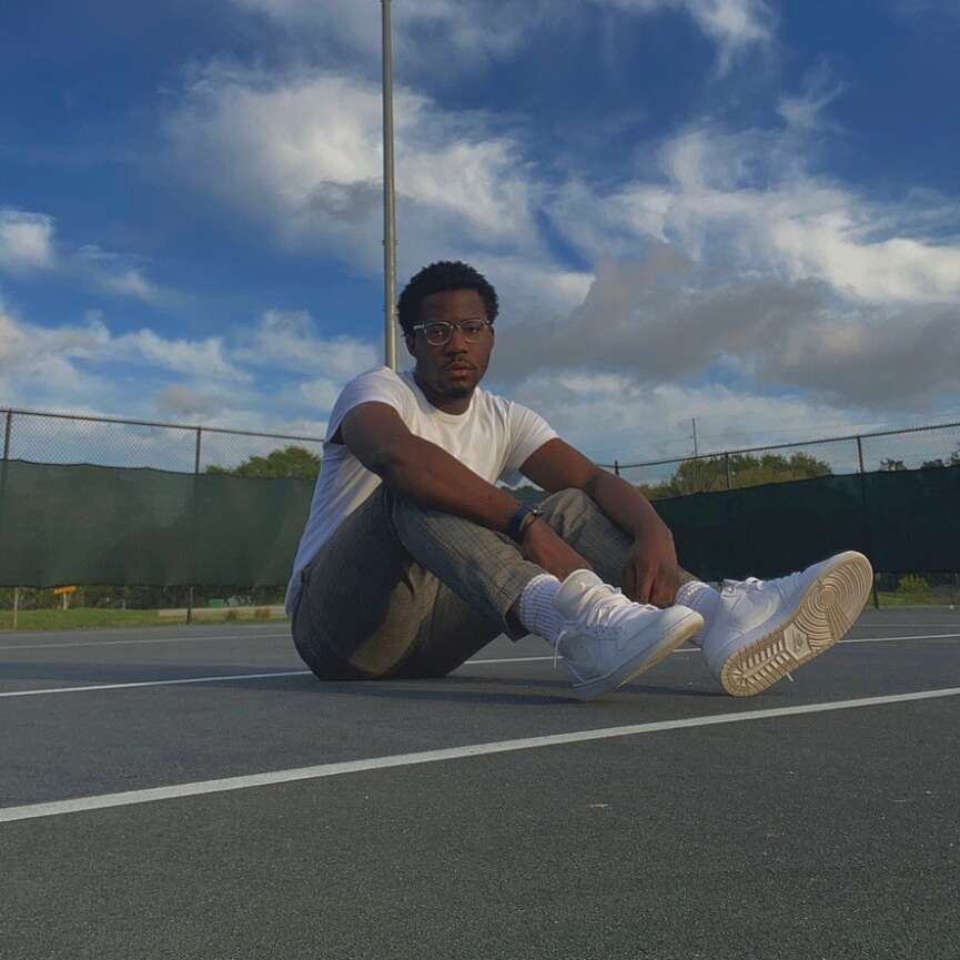 Meet Simari Turner - CanvasRebel Magazine