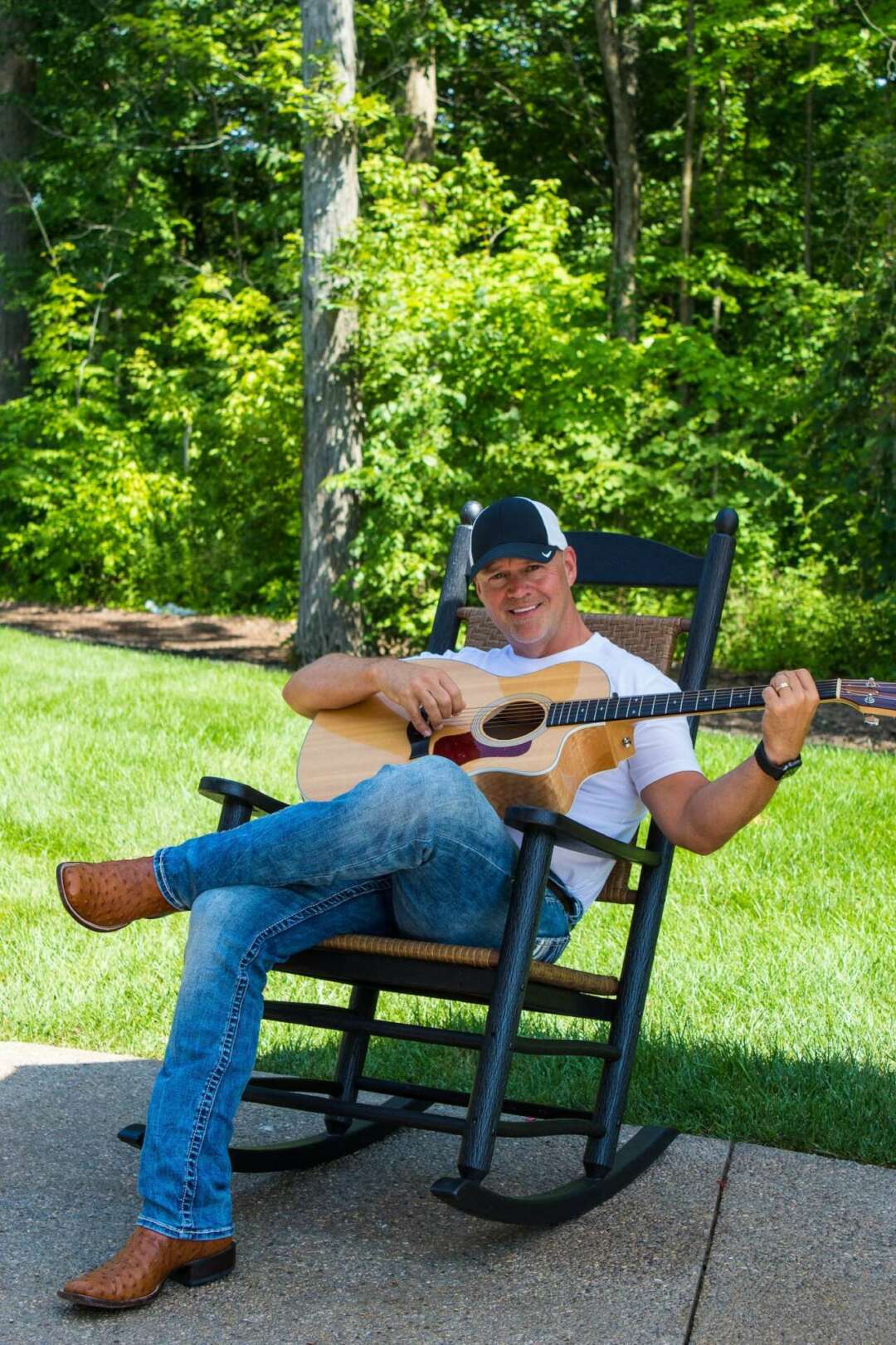 Meet Trace Thompson - CanvasRebel Magazine