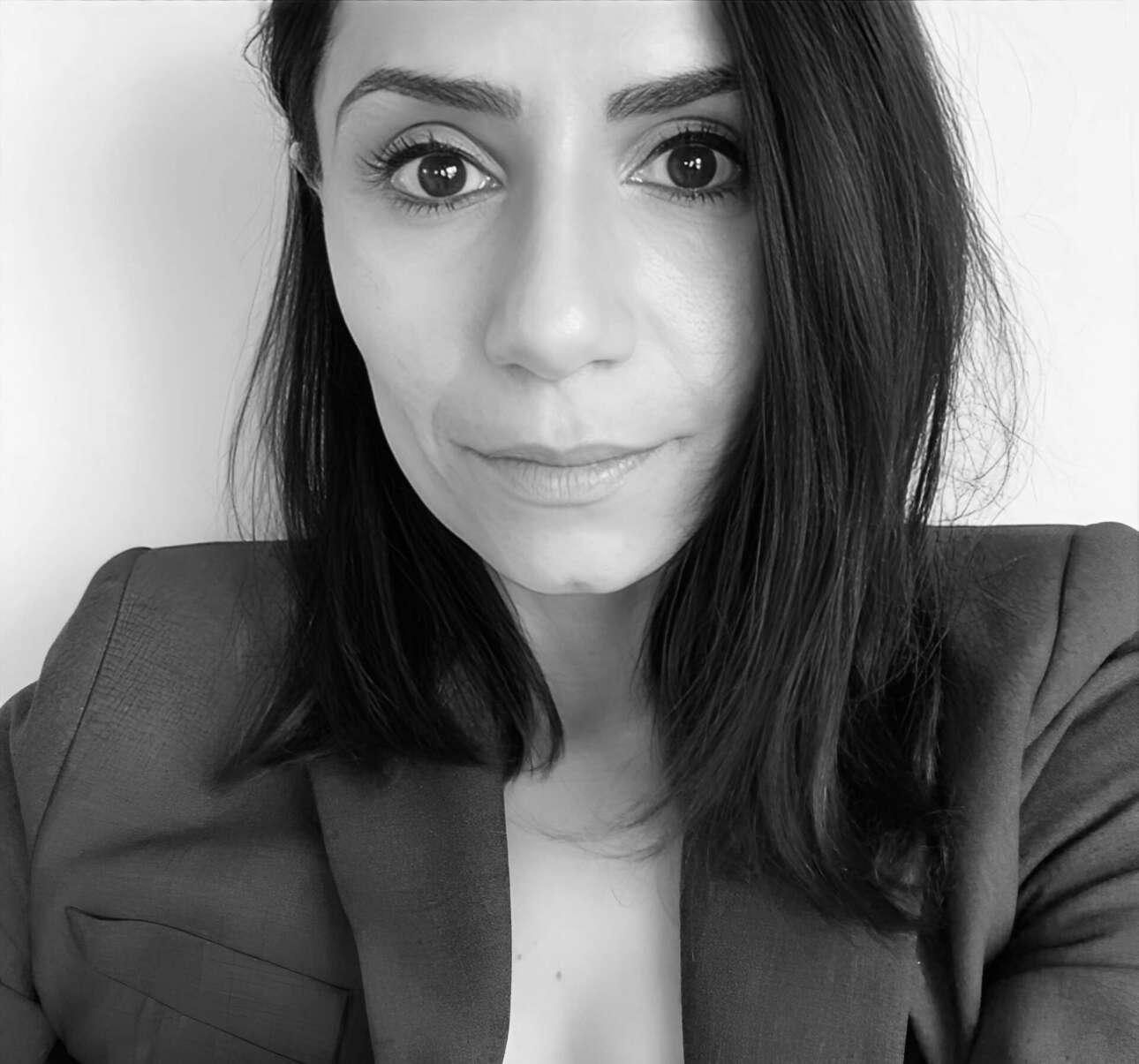 Meet Cynthia Yelle – CanvasRebel Magazine