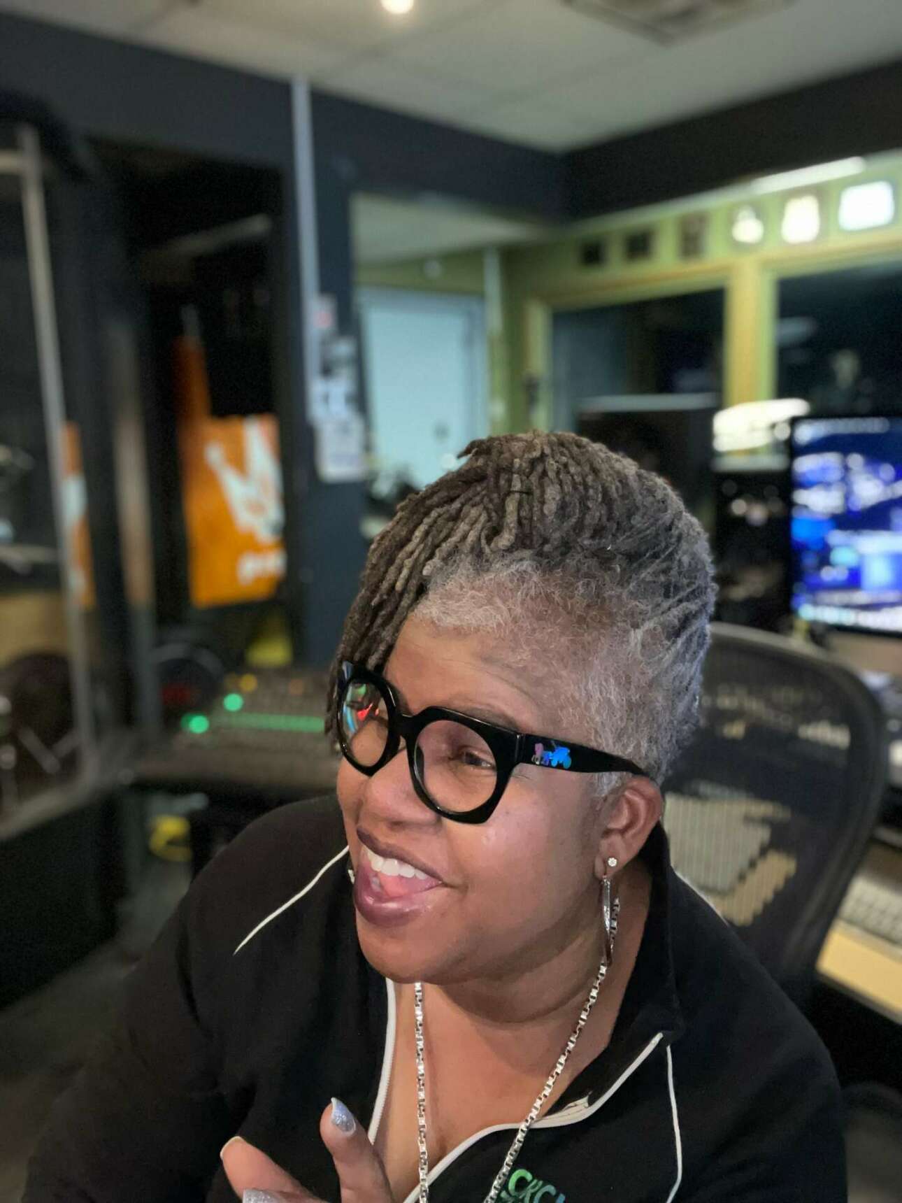 Meet Debra L. Perry - CanvasRebel Magazine