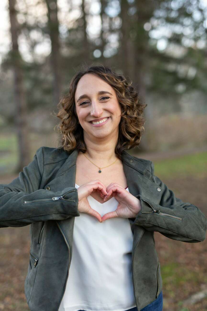 Meet Ellie Aaron - CanvasRebel Magazine