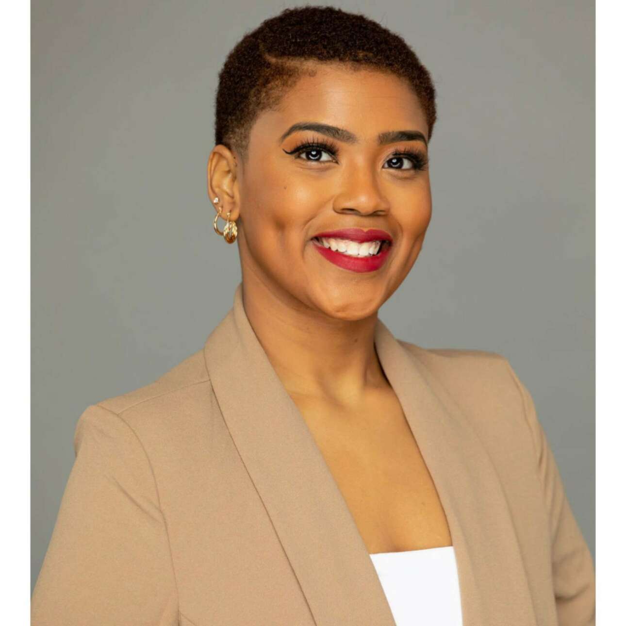 Meet Angel Hunter - CanvasRebel Magazine