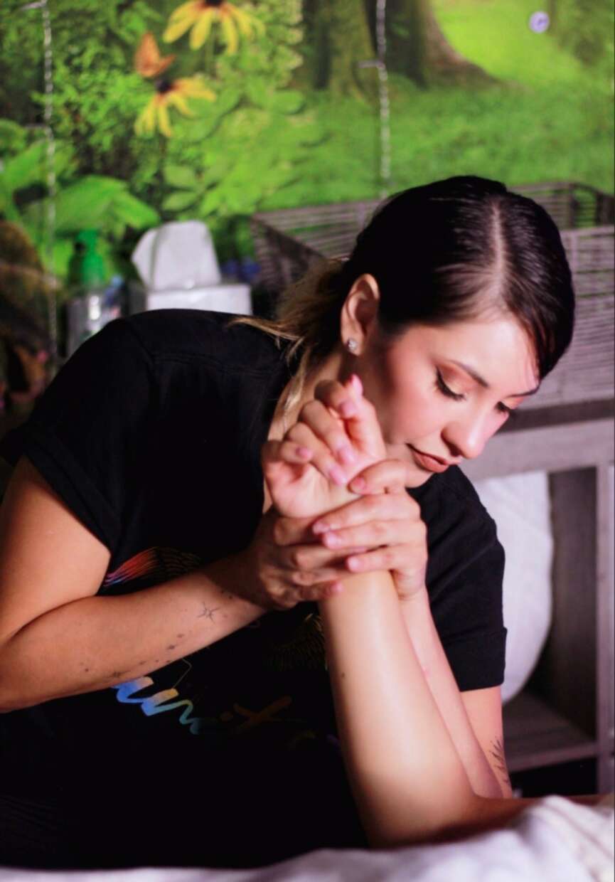 Meet Desiree Gonzalez – CanvasRebel Magazine