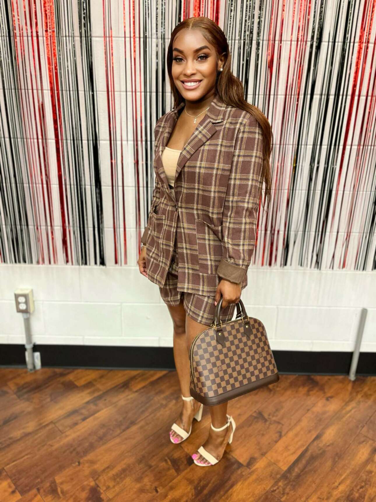 Meet Robnitia Weekley - CanvasRebel Magazine