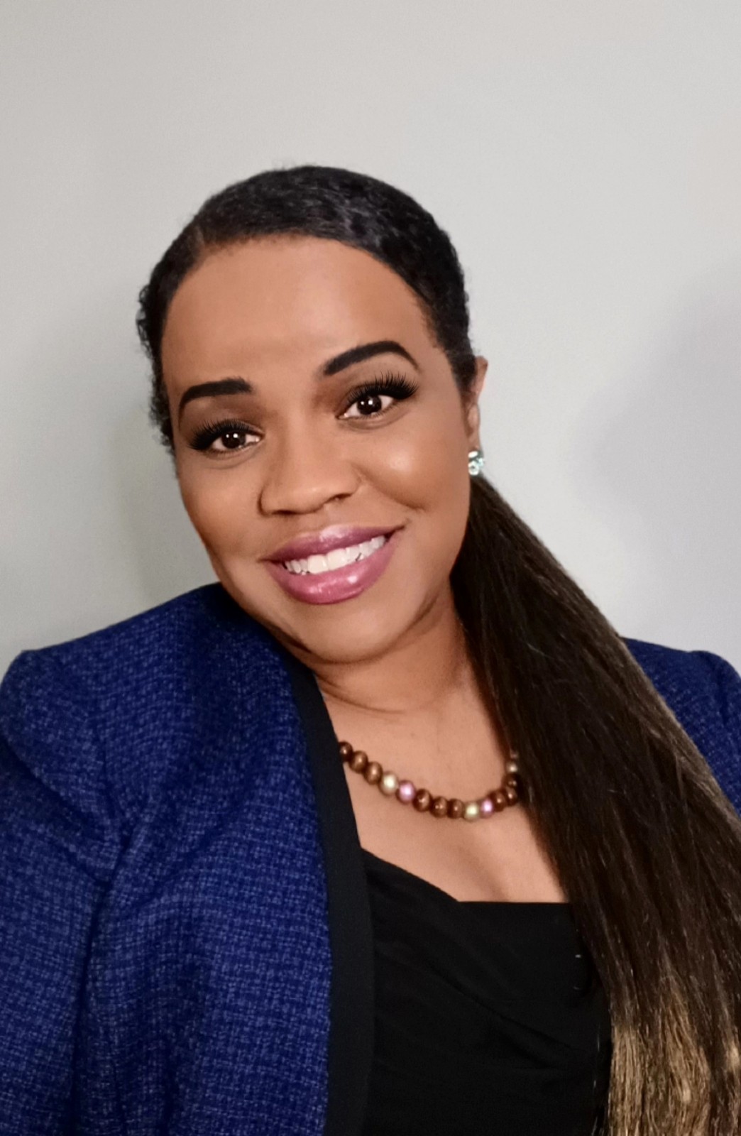 Meet Shariee Jones – CanvasRebel Magazine