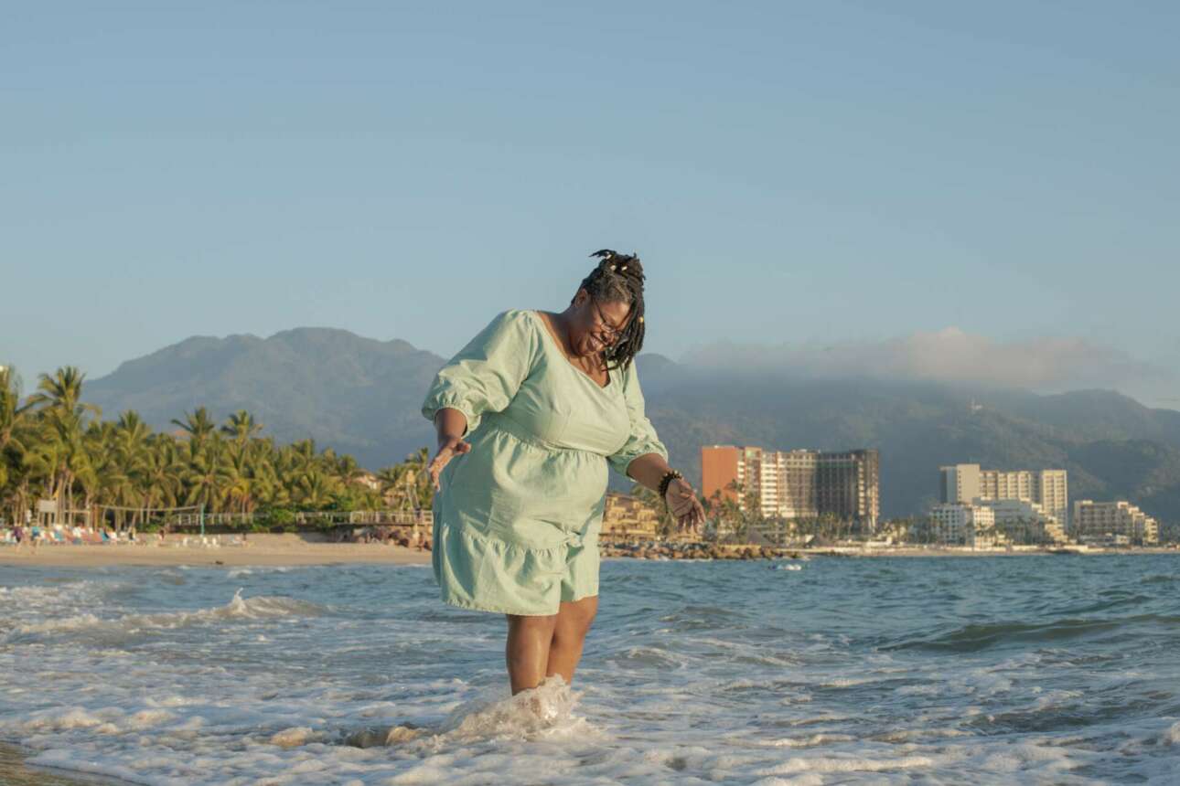 Meet Velisa Woods – CanvasRebel Magazine