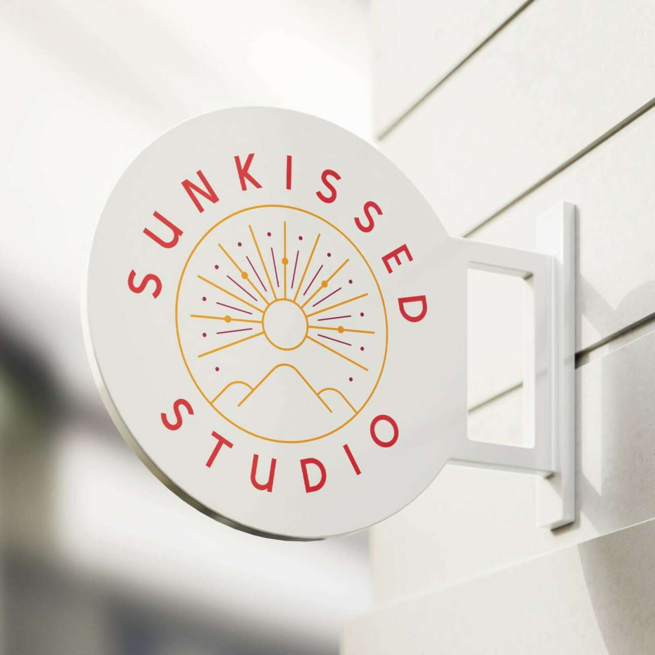 Meet Alyssa Phillips - CanvasRebel Magazine