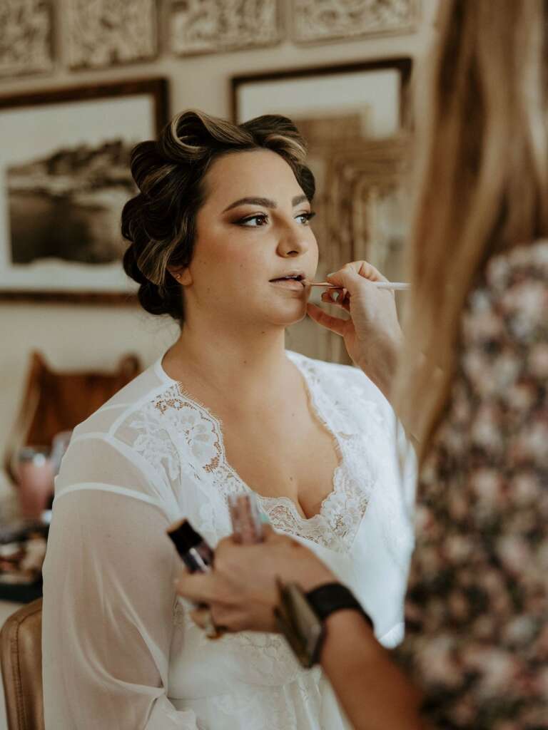 Meet Amanda Thorne - CanvasRebel Magazine