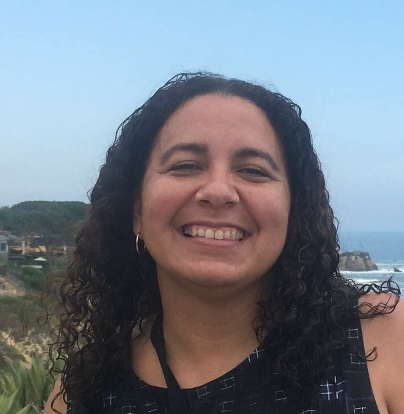 Meet Hannah Overton – CanvasRebel Magazine