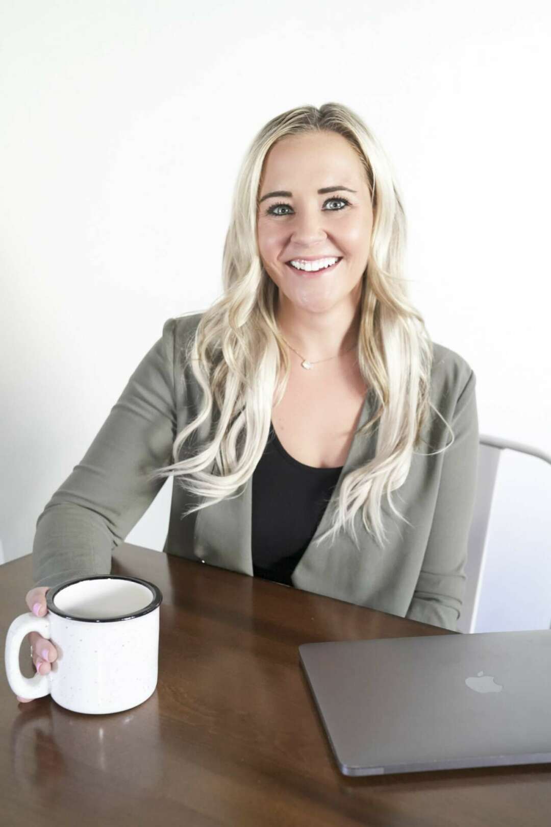 Meet Kayla Sutter – CanvasRebel Magazine