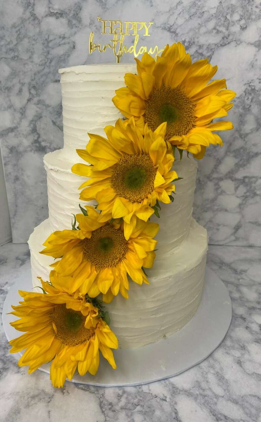 Meet Leanne Lawrence - CanvasRebel Magazine