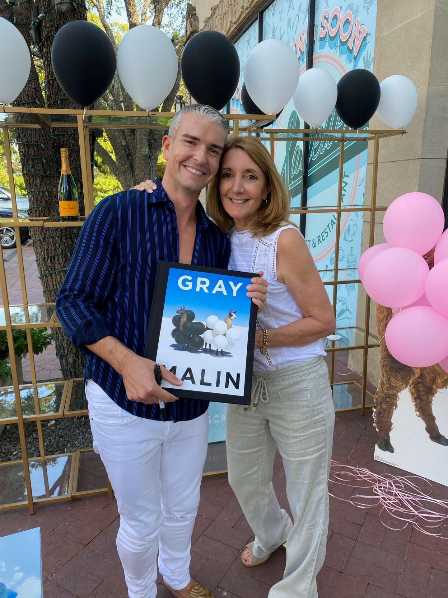 Meet Lee Logan – CanvasRebel Magazine