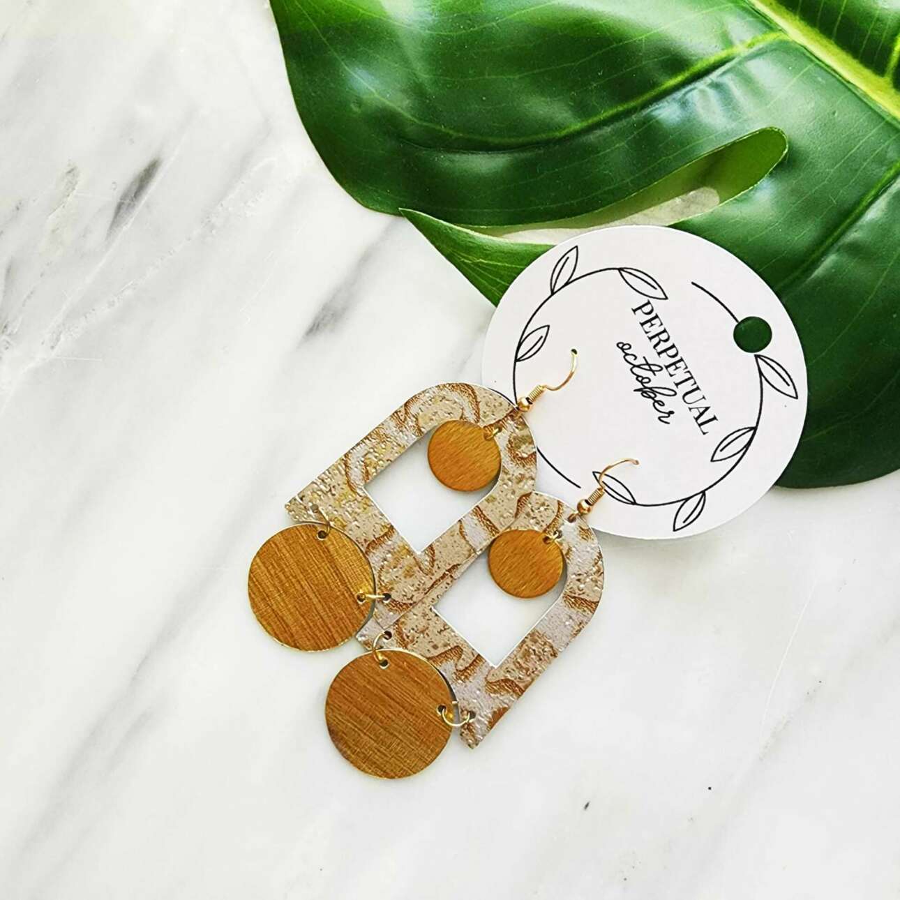 Meet Madelyn Motsinger - CanvasRebel Magazine