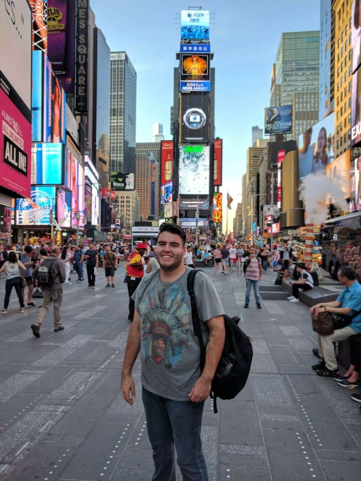 Meet Noe Camacho – CanvasRebel Magazine