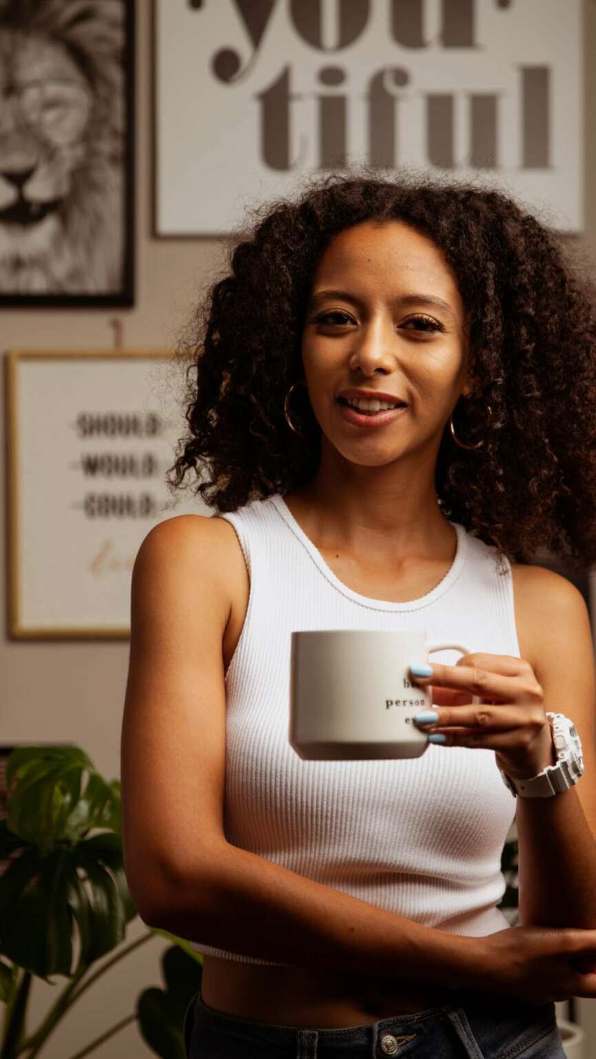 Meet Olivia Robinson – CanvasRebel Magazine