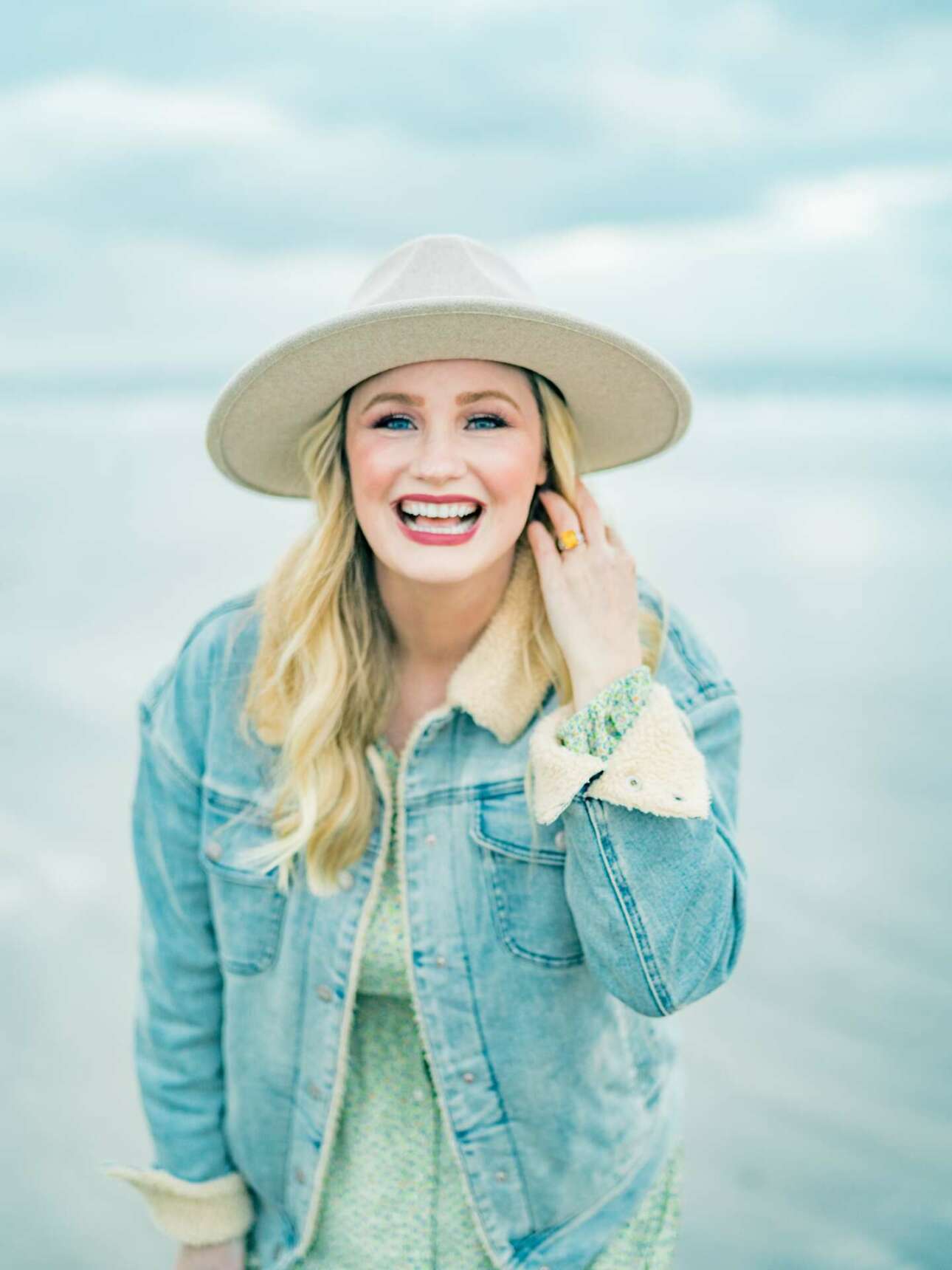 Meet Amanda Thorne - CanvasRebel Magazine