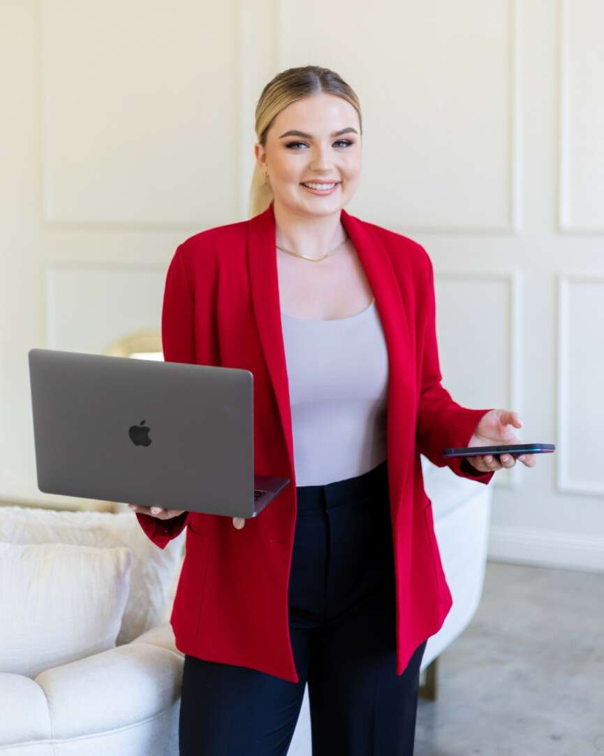 Meet Danielle Casilio – CanvasRebel Magazine