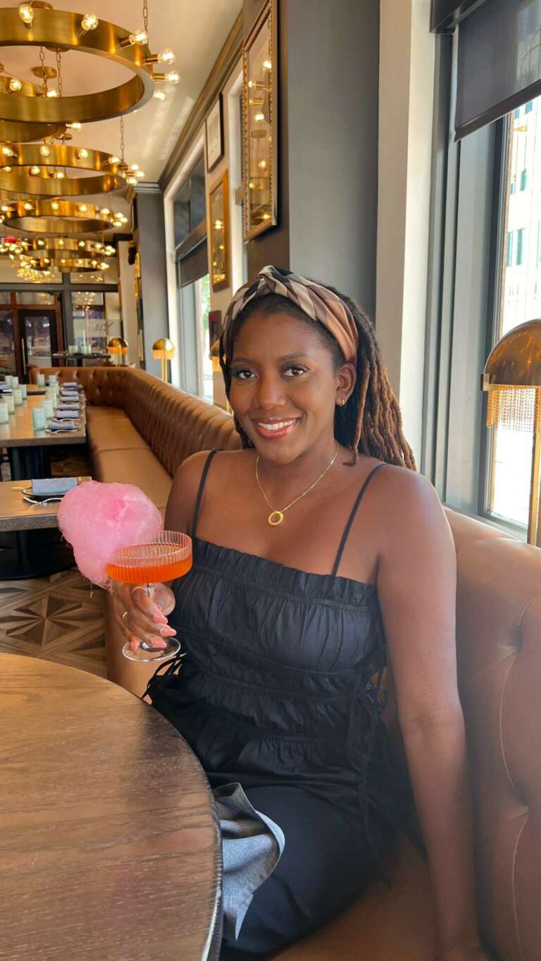 Meet Veronica Gordon – CanvasRebel Magazine