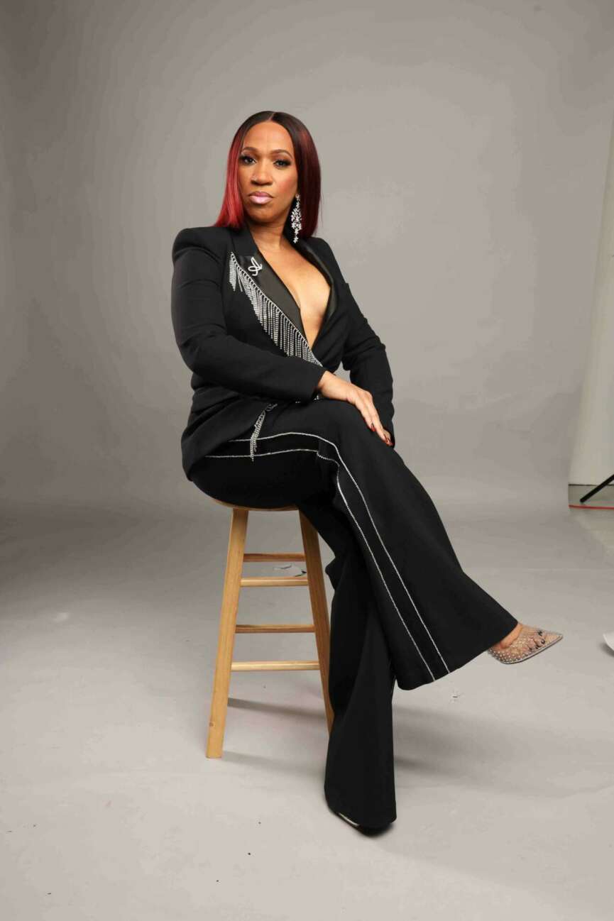 Meet Angelia Robinson – CanvasRebel Magazine