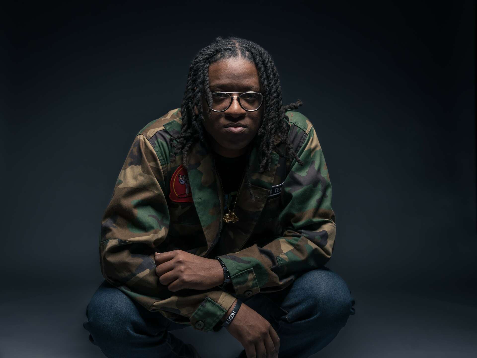 Meet Cameron Currie – CanvasRebel Magazine