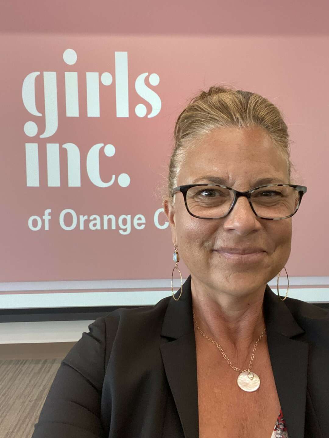 Meet Carrie Freitas - CanvasRebel Magazine