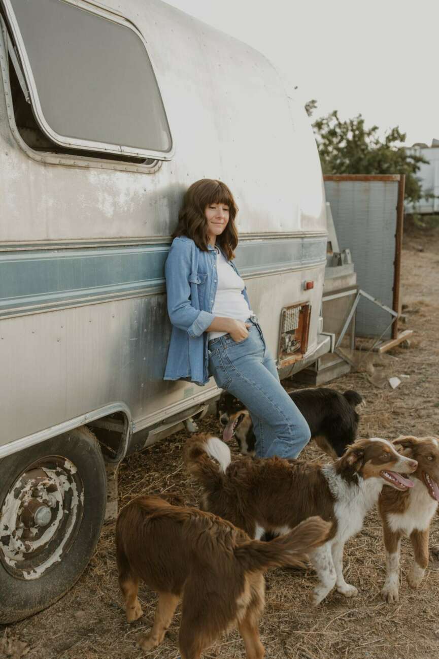 Meet Ellie Johnson – CanvasRebel Magazine