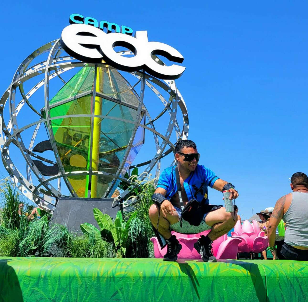 Meet Frisky Hug – CanvasRebel Magazine