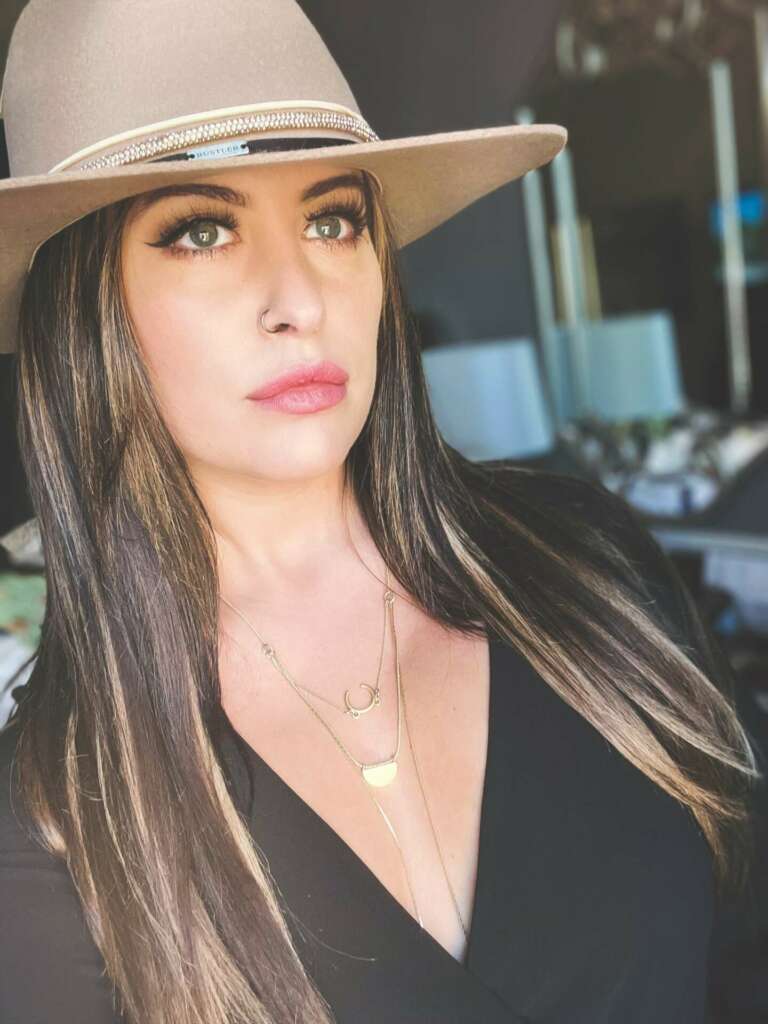 Meet Jessica Meuse - CanvasRebel Magazine