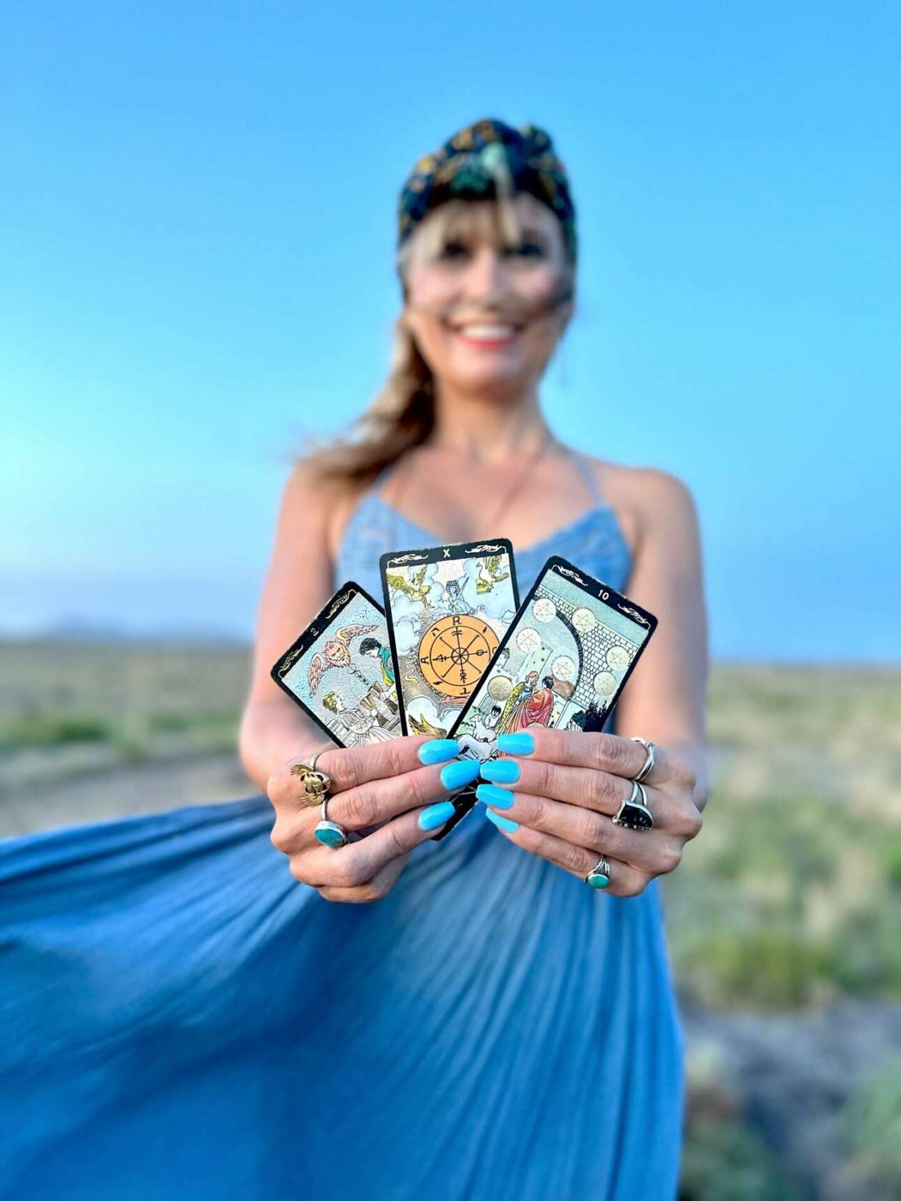 Meet Amanda Holstien – CanvasRebel Magazine