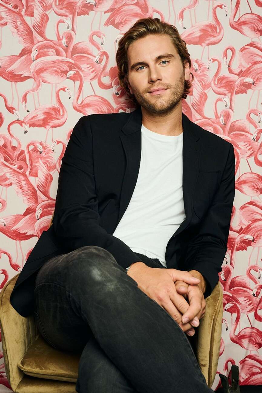 Meet Benjamin McDonnell – CanvasRebel Magazine