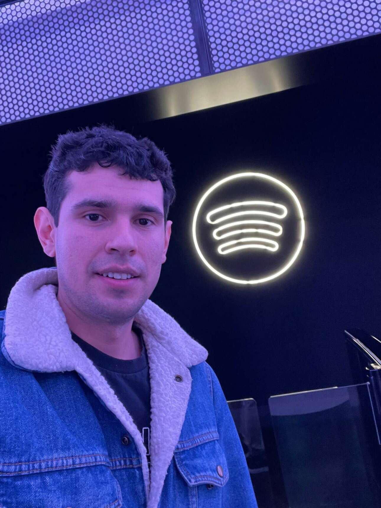 Meet Camilo Gomez - CanvasRebel Magazine