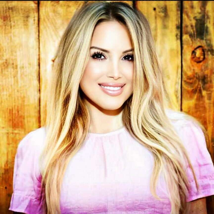 Meet Kris Kelly – CanvasRebel Magazine