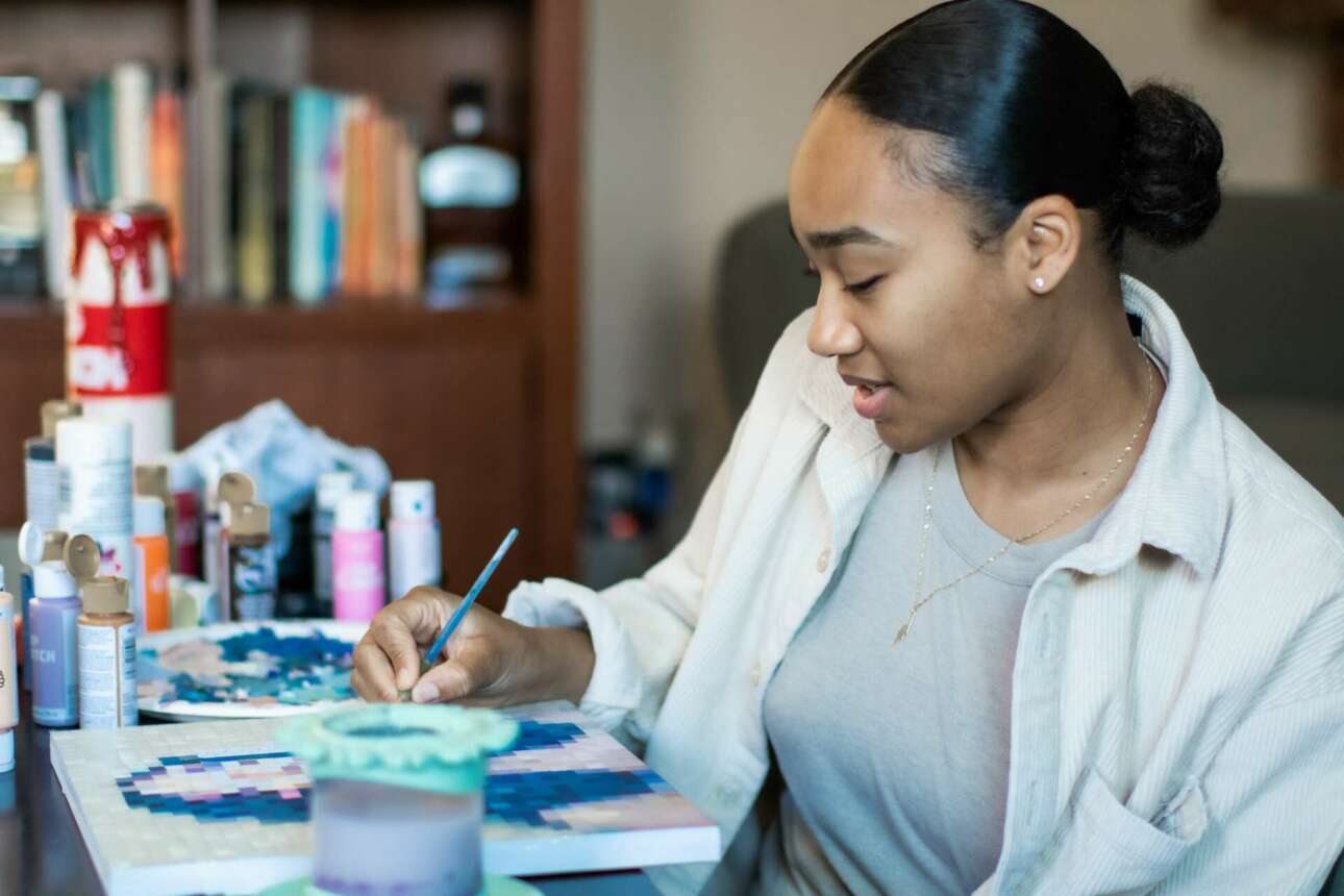 Meet Mariah Seales – CanvasRebel Magazine