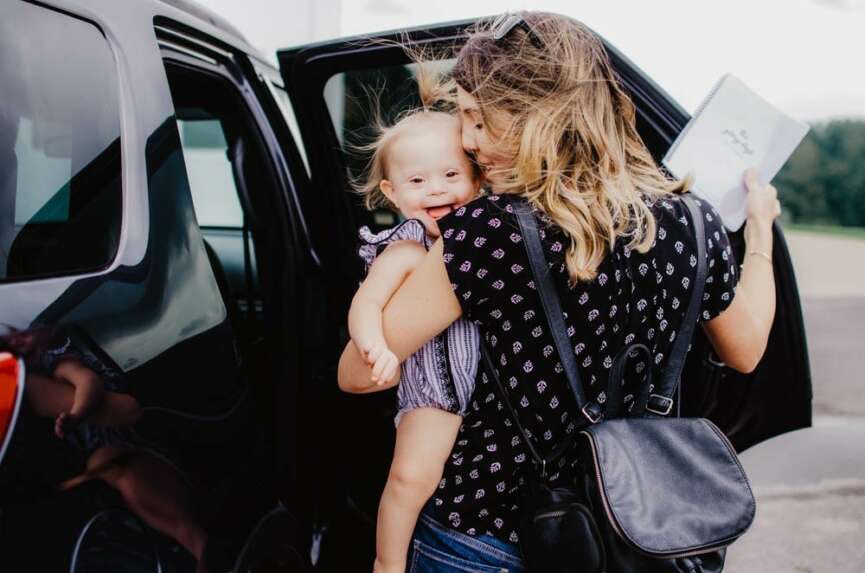 Meet Amanda Cunningham – CanvasRebel Magazine