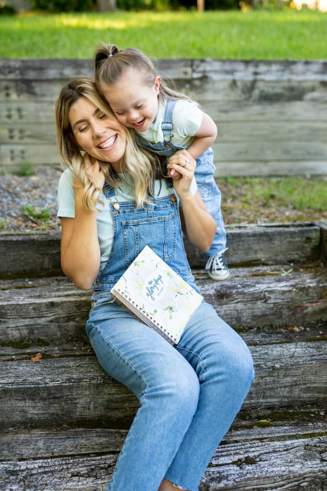 Meet Amanda Cunningham - CanvasRebel Magazine