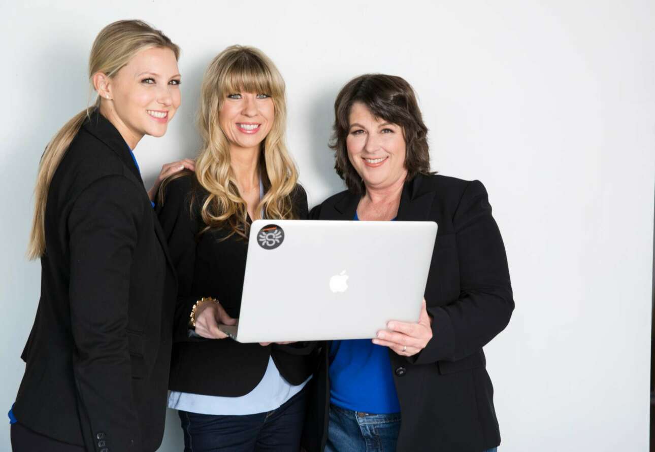 Meet Cynthia Flynn – CanvasRebel Magazine