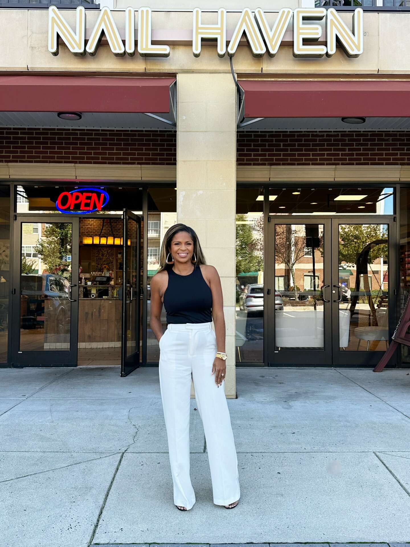 Meet Mia Barnes - CanvasRebel Magazine