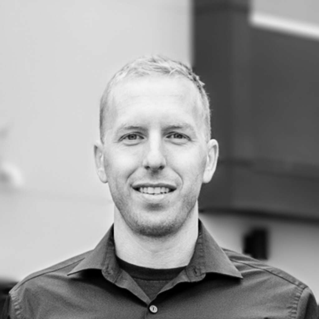 Meet Alex Gore – CanvasRebel Magazine