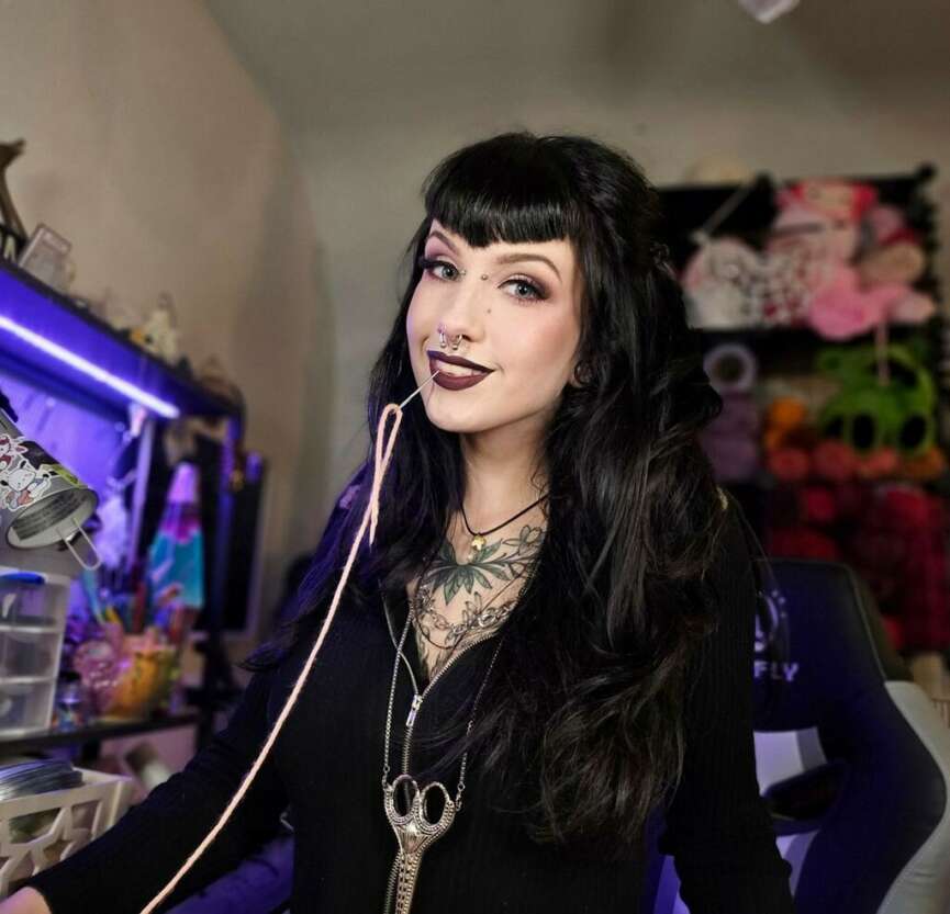 Meet Gabrielle Raymaker – CanvasRebel Magazine