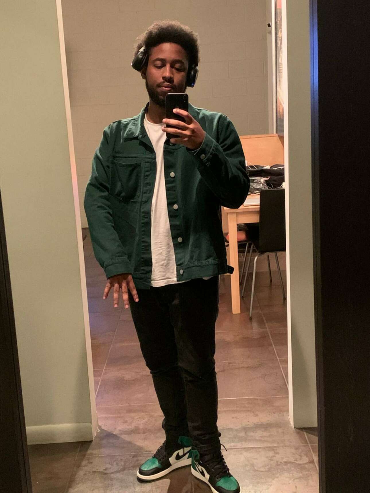 Meet Jonathan Riley – CanvasRebel Magazine